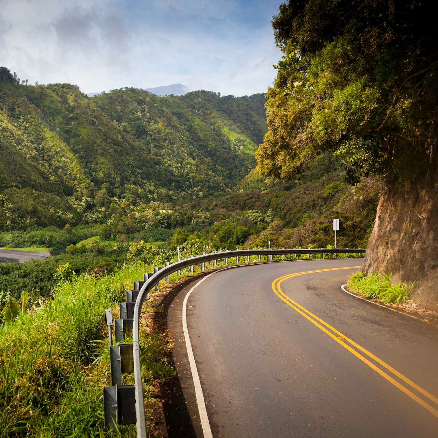 Your Complete Guide to Getting Around Maui, Hawaii - Island EV